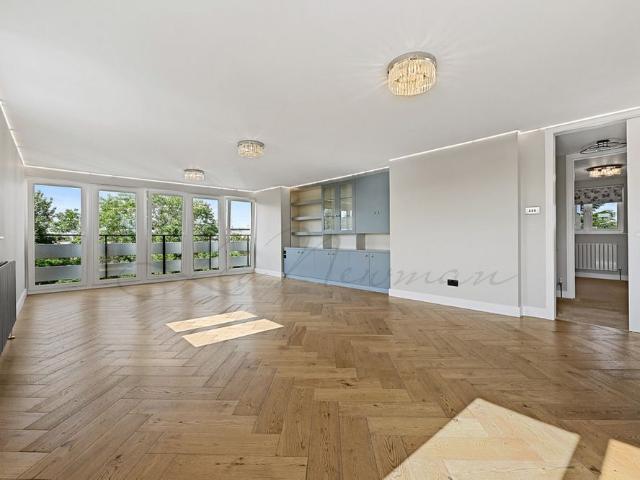 Woodlands, London, NW11