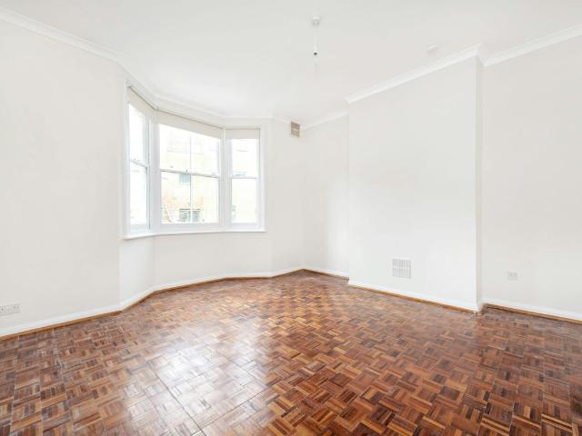 Woodlands Park Road, London SE10, 2 bed maisonette to rent, £2,000 pcm | PrimeLocation