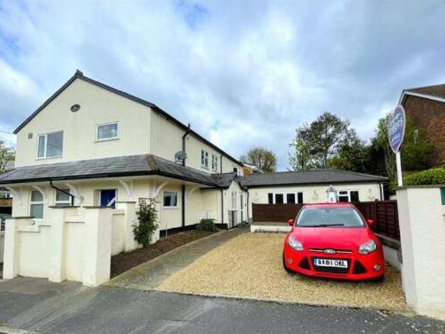 Woodlands Road, Camberley, 2 Bedroom Maisonette