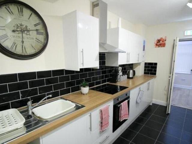 Woodlands Road, Doncaster, 5 Bedroom House