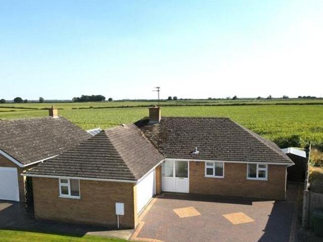 Woodlands Road, Irchester, 2 Bedroom Detached