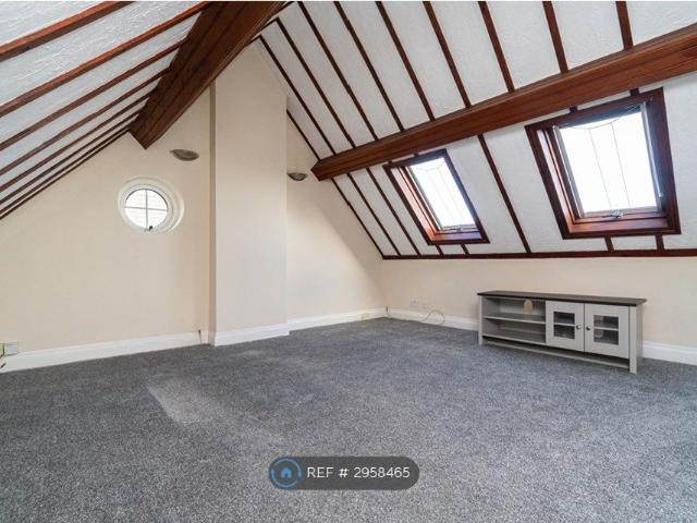 Woodlands Road, Redhill RH1, 1 bed flat to rent, £1,300 pcm | PrimeLocation