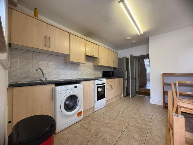 Woodlands Road, Southall UB1, 4 bed semi detached house to rent, £2,900 pcm | PrimeLocation