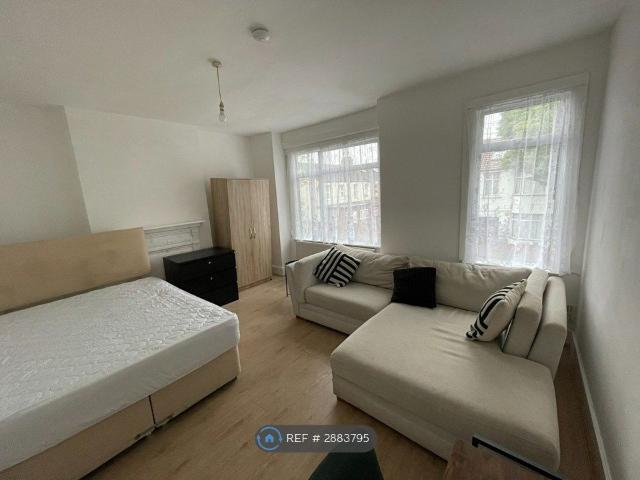 Woodlands Road, Southall UB1, 5 bed end terrace house to rent, £2,795 pcm | PrimeLocation