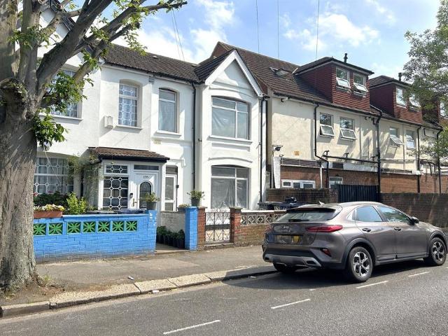 Woodlands Road, Southall, UB1 5 bed terraced house to rent £2,675 pcm £617 pw