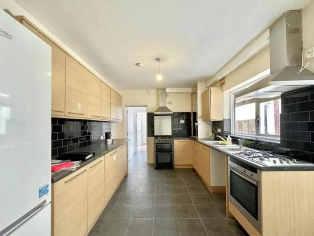 Woodlands Road, Southall, Middlesex 5 bed house to rent £3,300 pcm £762 pw