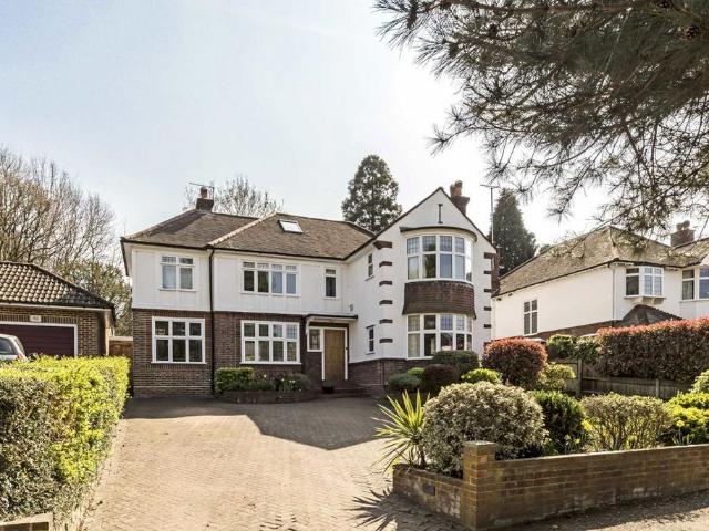Woodlands Road, Surbiton KT6 5 bed detached house to rent £5,495 pcm £1,268 pw