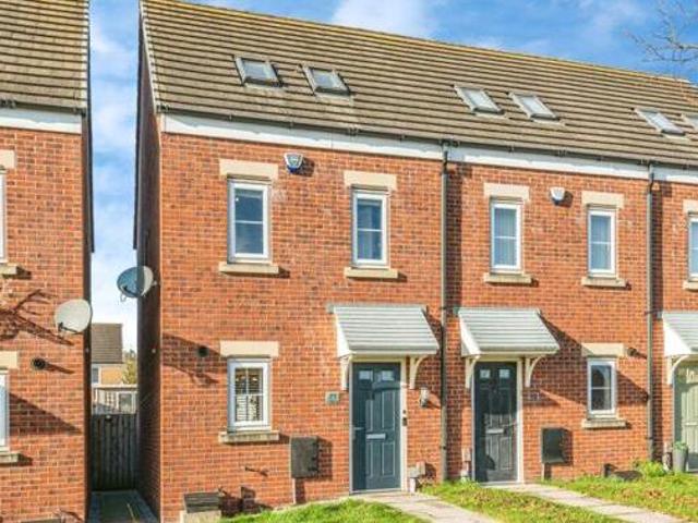 Woodlands Way, Leeds, 3 Bedroom Town