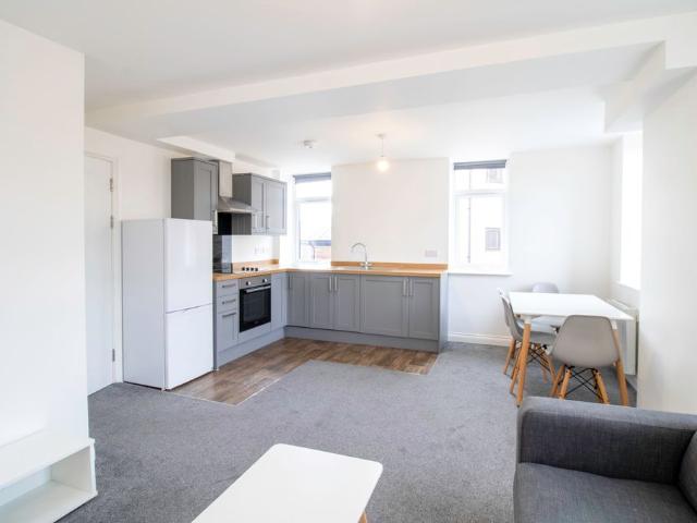 Woodlands Village, Sandal, Wakefield WF1, 2 bed flat to rent, £775 pcm | PrimeLocation