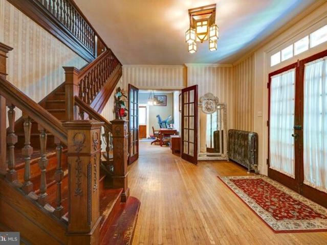 Woodlane Rd, Beverly, Home For Sale