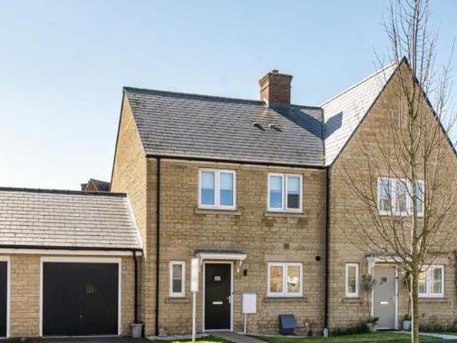 Woodley Drive, Bampton, 4 Bedroom Semi detached