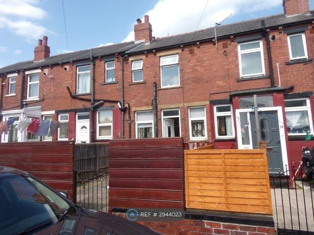 Woodlea Mount, Leeds LS11, 2 bed terraced house to rent, £850 pcm | PrimeLocation