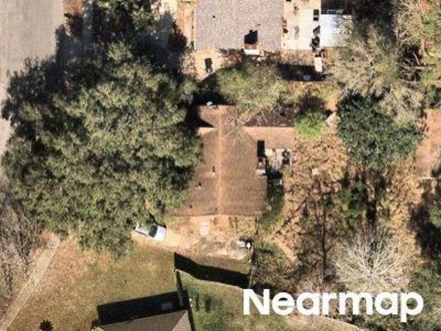 Woodlea Dr E
