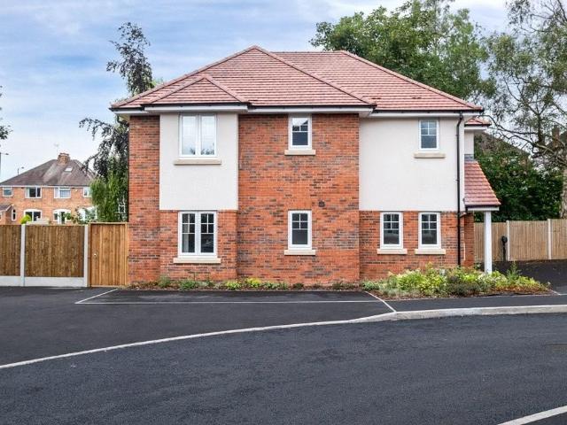 Woodleigh Avenue, West Midlands B17 4 bed detached house to rent £2,300 pcm £531 pw