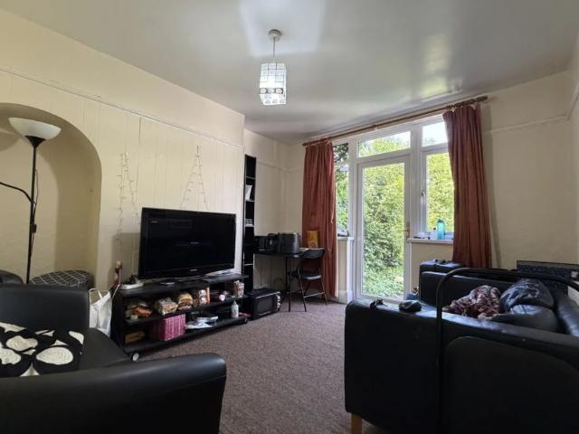 Woodleigh Avenue