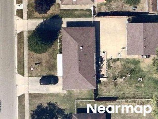 Woodmore Dr