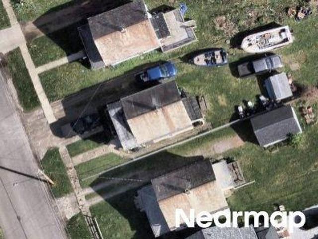 Woodman Ave