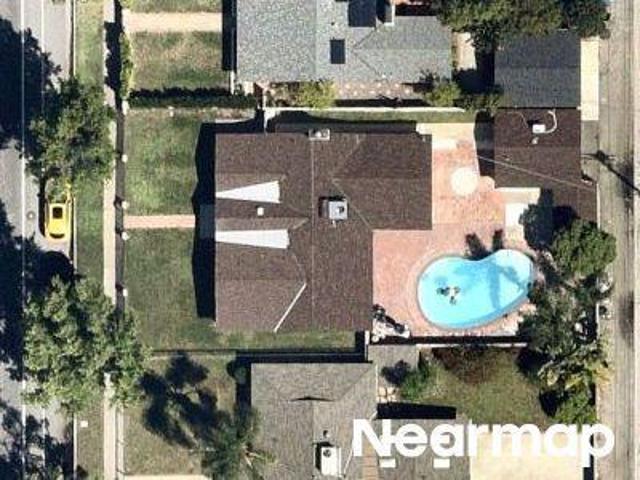 Woodman Ave