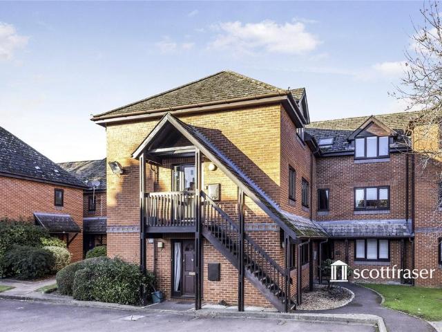 Woodman Court, Cross Street, Oxford, OX4 2 bed flat to rent £1,700 pcm £392 pw