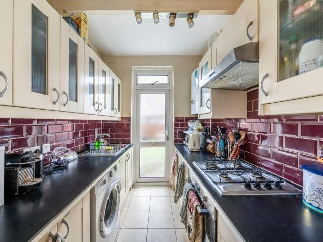 Woodmansterne Road London SW16 3 bed terraced house to rent £2,400 pcm £554 pw