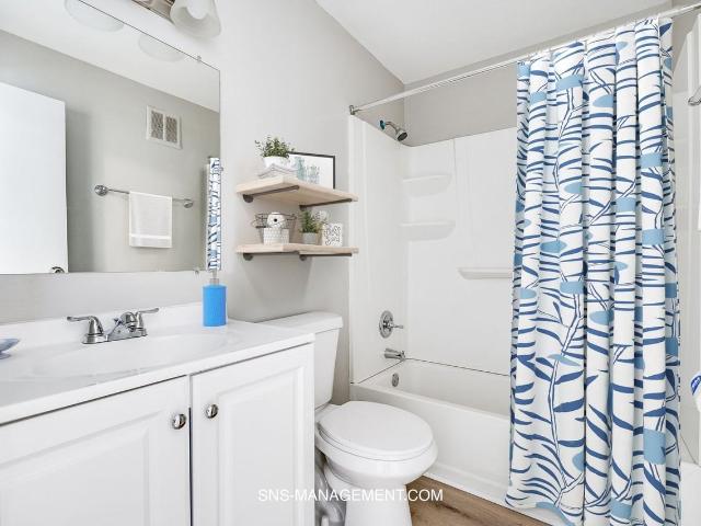 Woodmere Apartments 2 Bedroom Apartment for Rent at 9333 Round Top Rd, Northbrook, OH 45251 Northbrook
