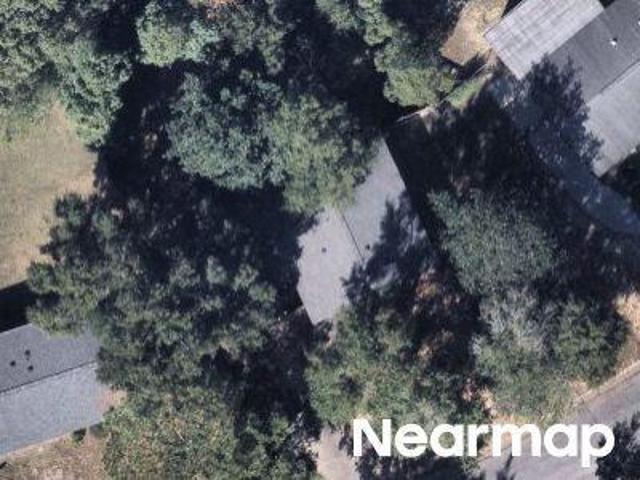 Woodmere Dr