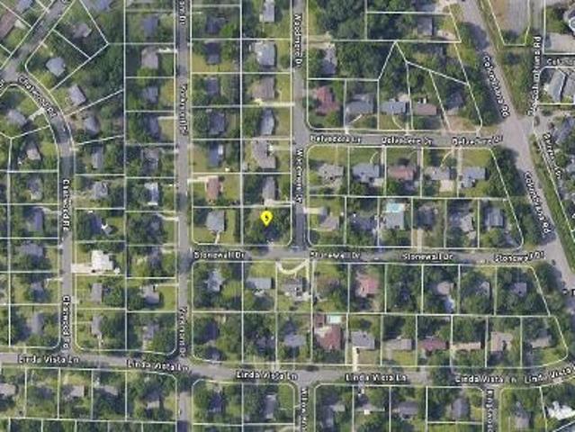 Woodmere Dr