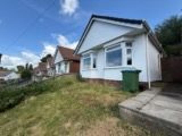 Woodmill Lane, Southampton SO18, 2 bed bungalow to rent, £1,300 pcm | PrimeLocation