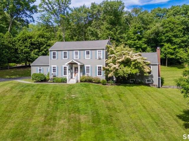 Woods Way Dr, Southbury, Home For Sale