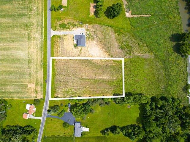 Woods Ave W, London, OH 43140
