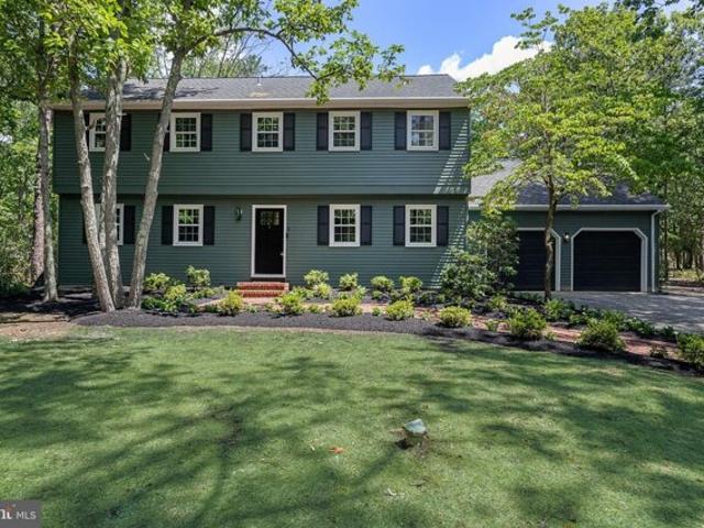 Woods Edge Ct, Medford, Home For Sale