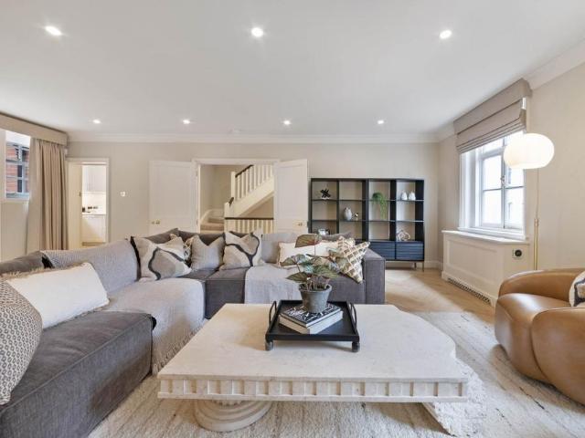 Woods Mews, Mayfair, W1 4 bed house to rent £26,000 pcm £6,000 pw