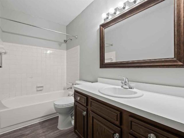 Woodside 2 Bedroom Apartment for Rent at 12273 Woodside Dr, Grand Blanc, MI 48439