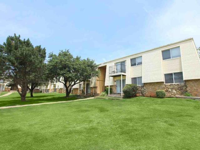 Woodside Village Apartments 3 Bedroom Apartment for Rent at 8517 E Reno Ave, Midwest City, OK 73110