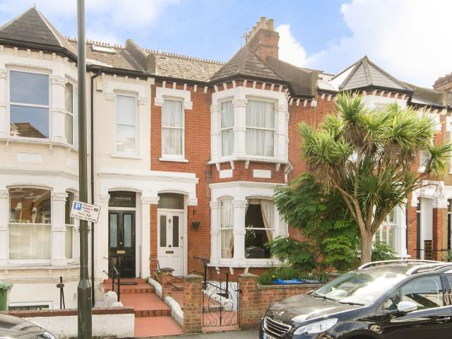 Woodside, Wimbledon, London SW19, 2 bed flat to rent, £2,500 pcm | PrimeLocation