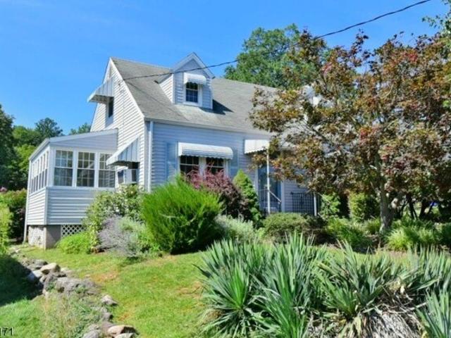 Woodside Ave, Hawthorne, Home For Sale