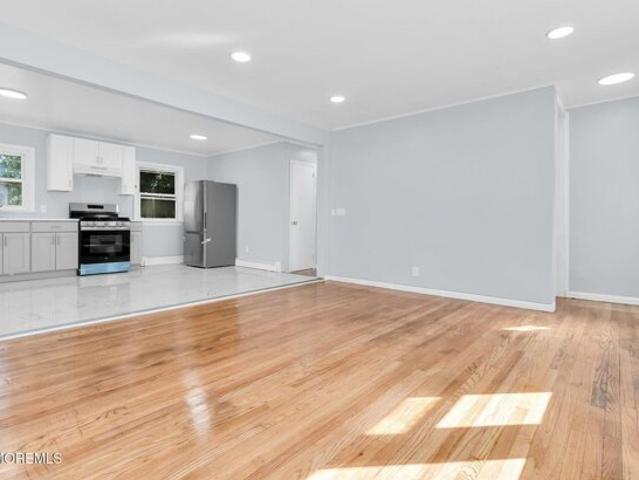 Woodside Ave Unit B, Newton, Home For Sale