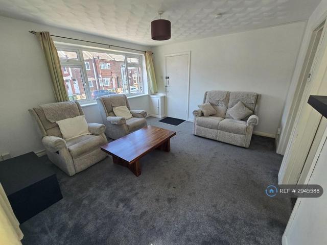 Woodside Court, Southampton, SO17 1 bed flat to rent £1,025 pcm £237 pw