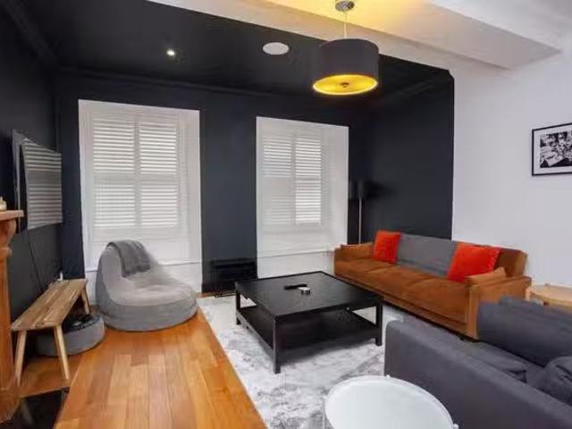 Woodside Crescent