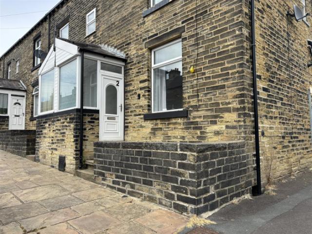 woodside crescent, halifax, hx3 6ej