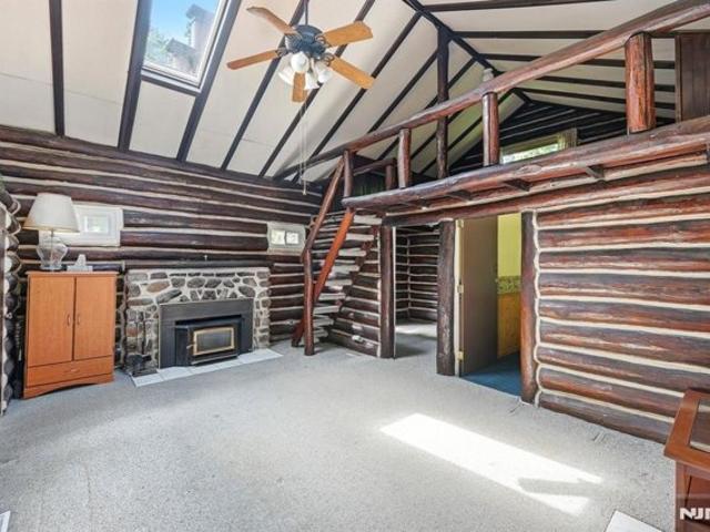 Woodside Dr, West Milford, Home For Sale