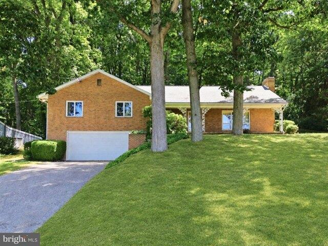 Woodside Dr, York, Home For Sale
