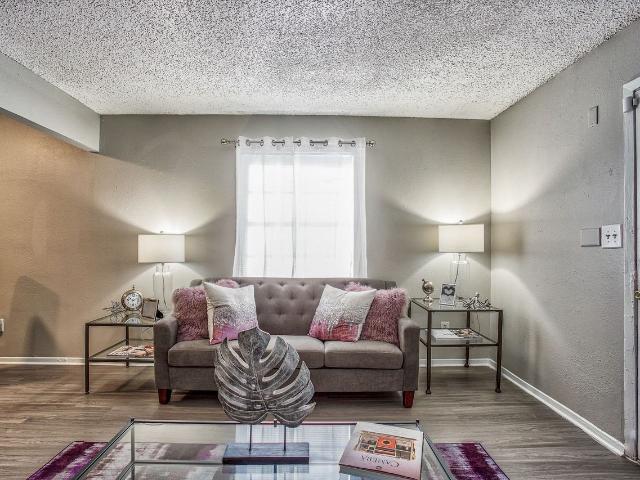 Woodside Flats Studio Apartment for Rent at 13660 C F Hawn Fwy, Dallas, TX 75253