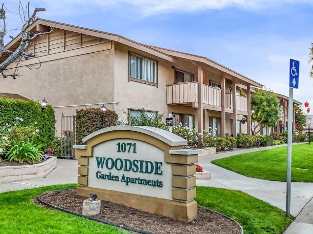 Woodside Garden Apartments 1 Bedroom Apartment for Rent at 1071 Walnut Ave, Tustin, CA 92780 Tustin