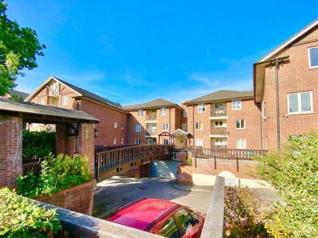 Woodside Grange, Holden Road, 2 Bedroom Flat