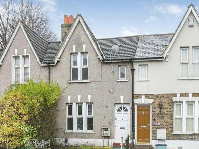 Woodside Green, London, 2 Bedroom Terraced