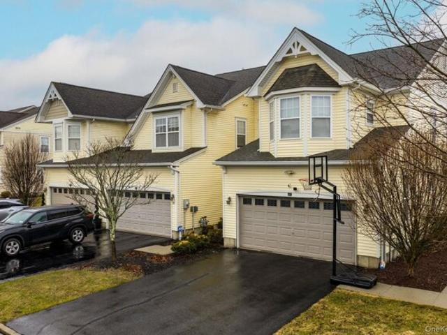 Woodside Knolls Dr, Middletown, Home For Sale