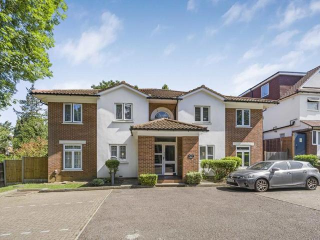 Woodside Lane, London N12 1 bed flat to rent £1,450 pcm £335 pw