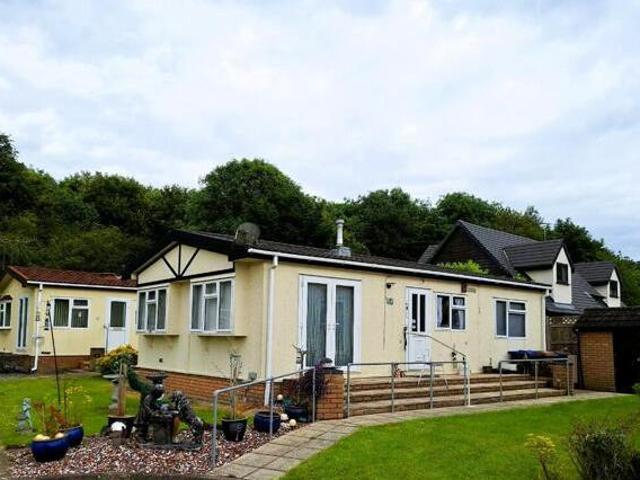 Woodside Lane, The Firs Park, Hatfield, 1 Bedroom Park