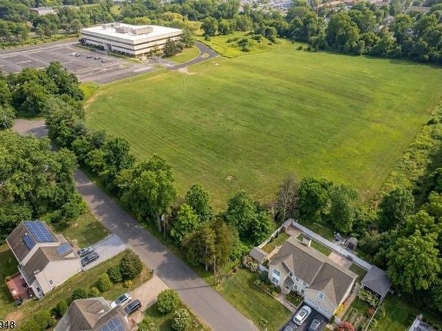 Woodside Ln, Bridgewater Twp, NJ 08807